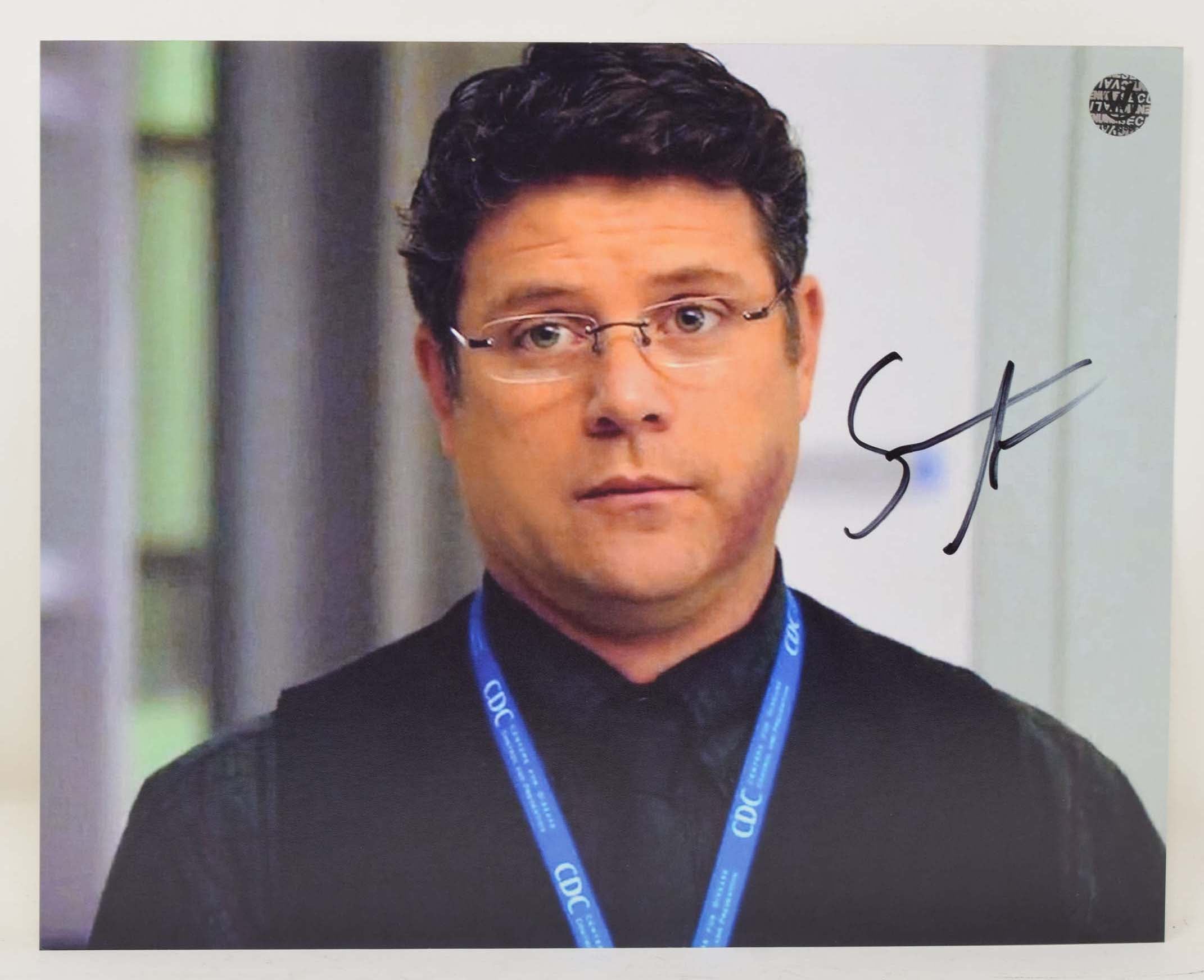 Sean Astin Signed 8 x10 Photo COA – Golden Apple Comics